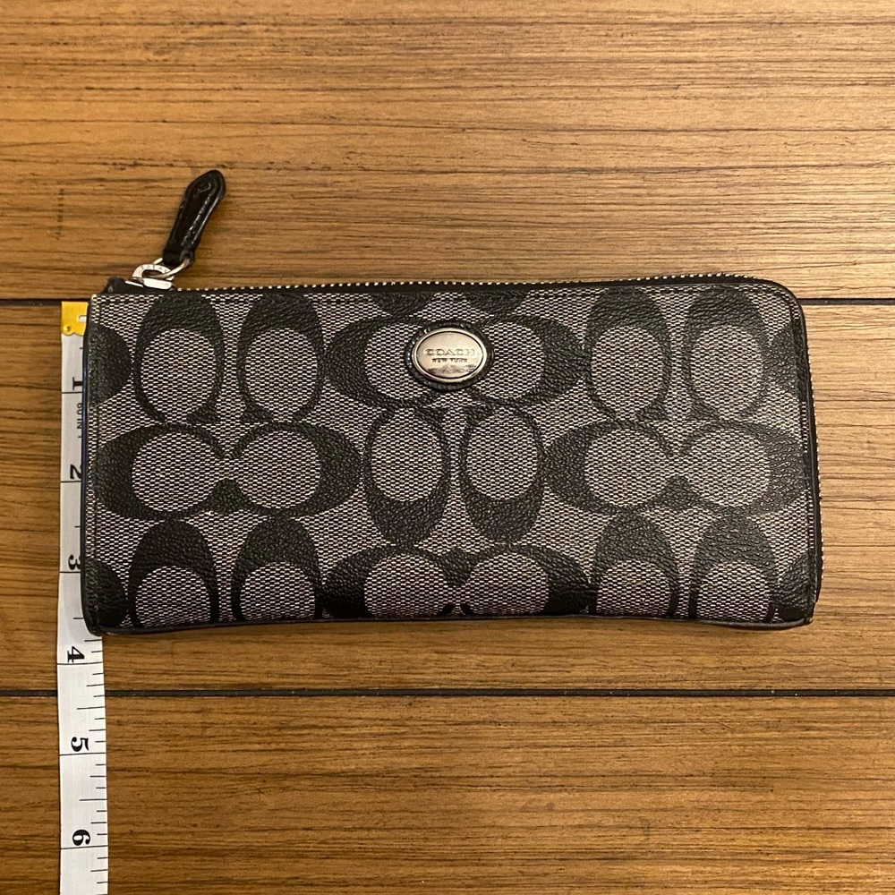Coach Used Wallet - Gem
